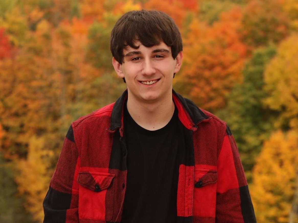 First-Gen Student Derek Hodgdon Earns Champlain College Scholarship | VSAC